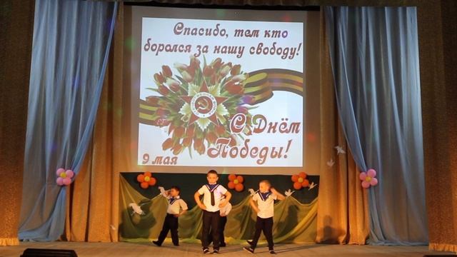 "Танец моряков" - Октябрьский детский сад "Аленушка" - руководитель Елена Долинина