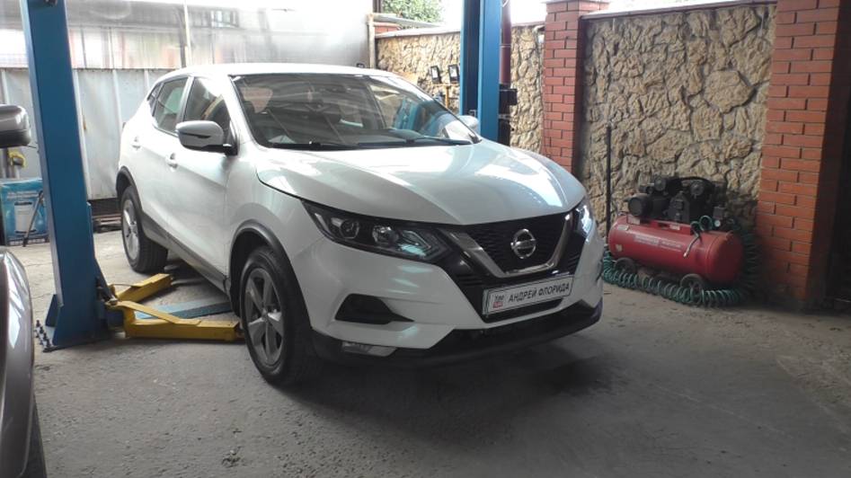 Замена пружин передних стоек на Nissan Qashqai 2,0 Ниссан Кашкай 2019 года
