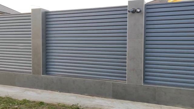 Двухсторонний не просматриваемый забор-жалюзи Dоmus-44, сталь 0,9 мм