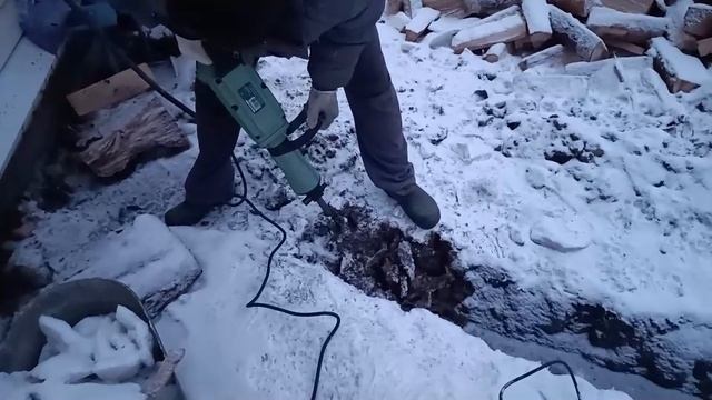 Использование зимой Молотка отбойного ОМ 65 Electrolite