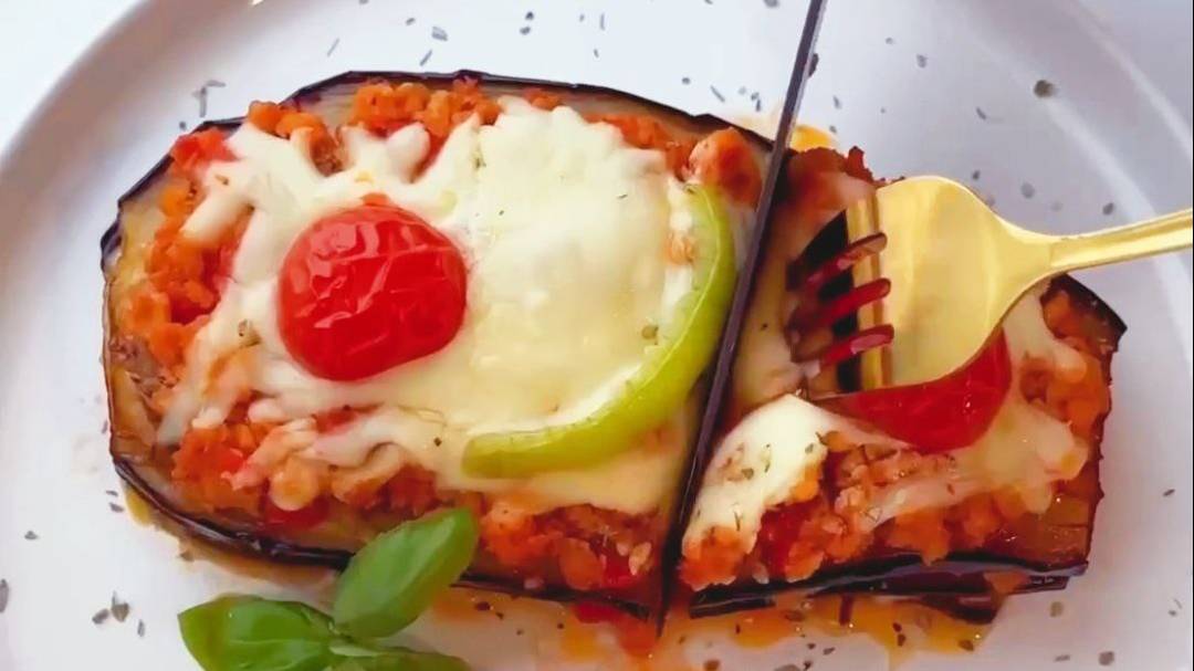 Баклажаны с мясной начинкой