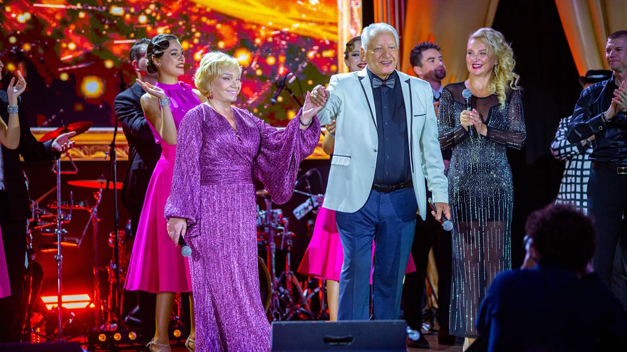 «Золотые мосты» искусства: В Петербурге состоялся вечер поэзии и музыки