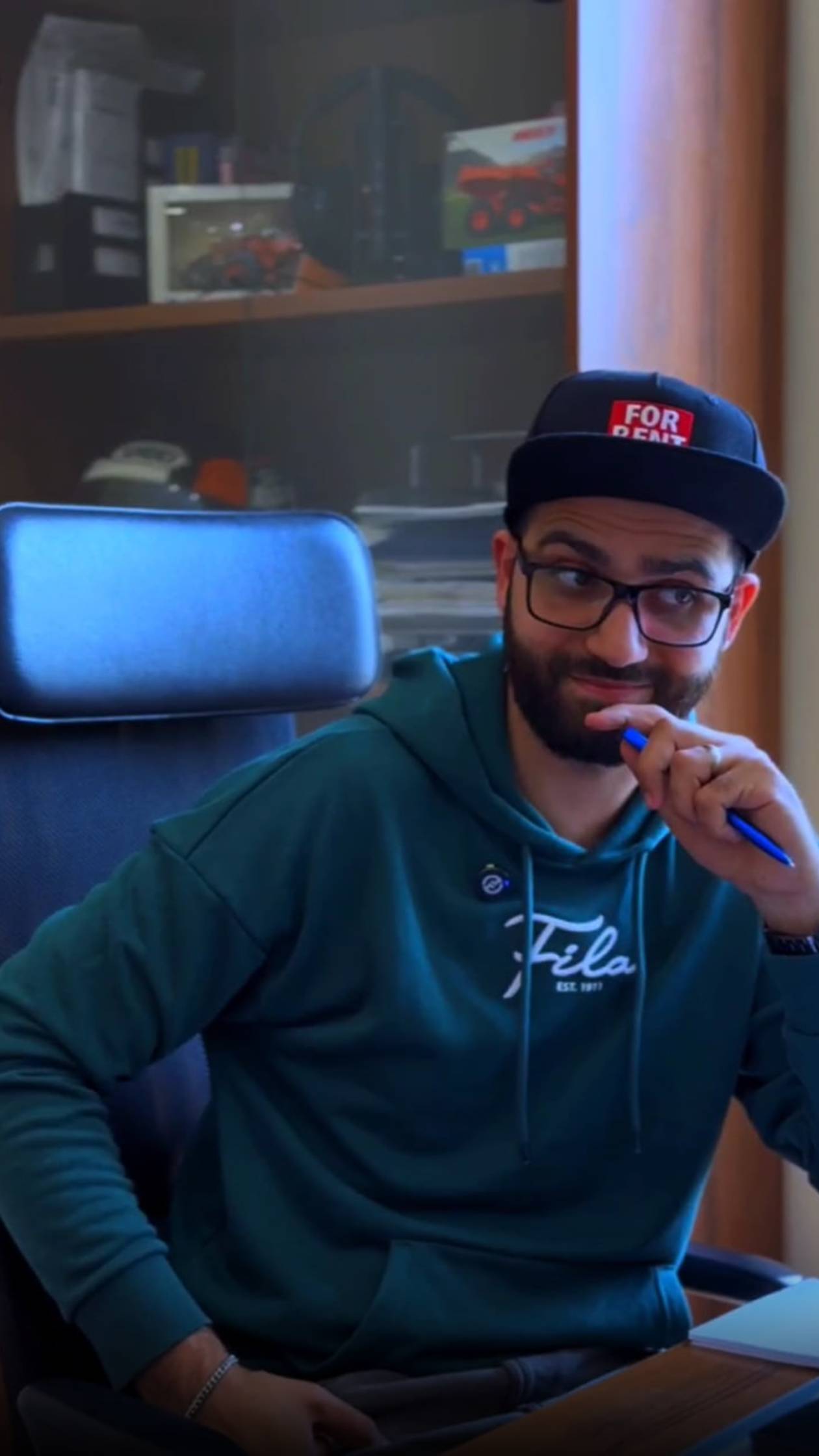 Когда профи берутся за дело — они найдут нужные слова в любой роли!