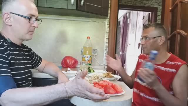 МУКБАНГ_МАКАРОНЫ,КУРОЧКА И МАЛОСОЛЬНЫЕ ОГУРЧИКИ