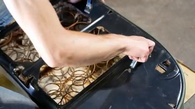 Fixing Up An Old Diesel-Powered Mercedes -Видео от SimonFordman