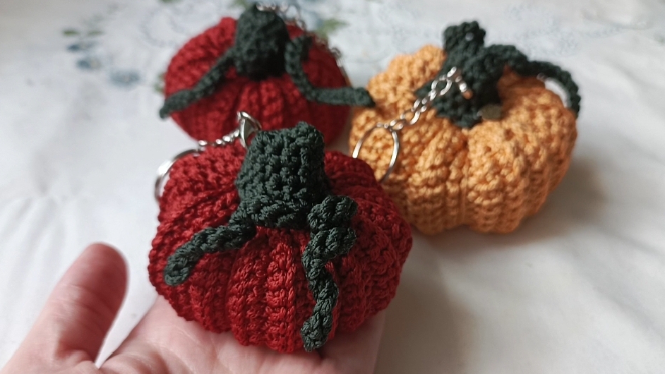 Тыква крючком. МК на осенний декор
