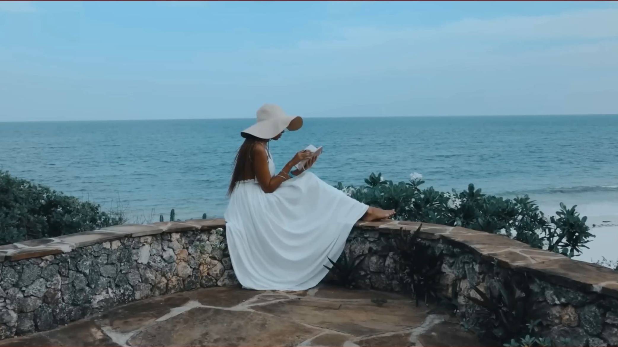 REYVI_Te Busco (New Italo Disco Style)_2025_Ultra HD