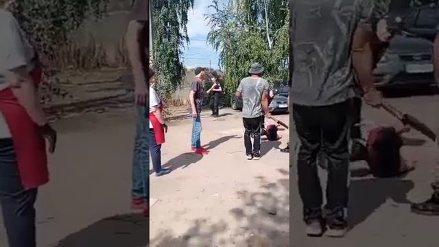 "Охота продолжается": В Харькове ТЦК забирает опекунов инвалидов, а народ бросается с лопатами