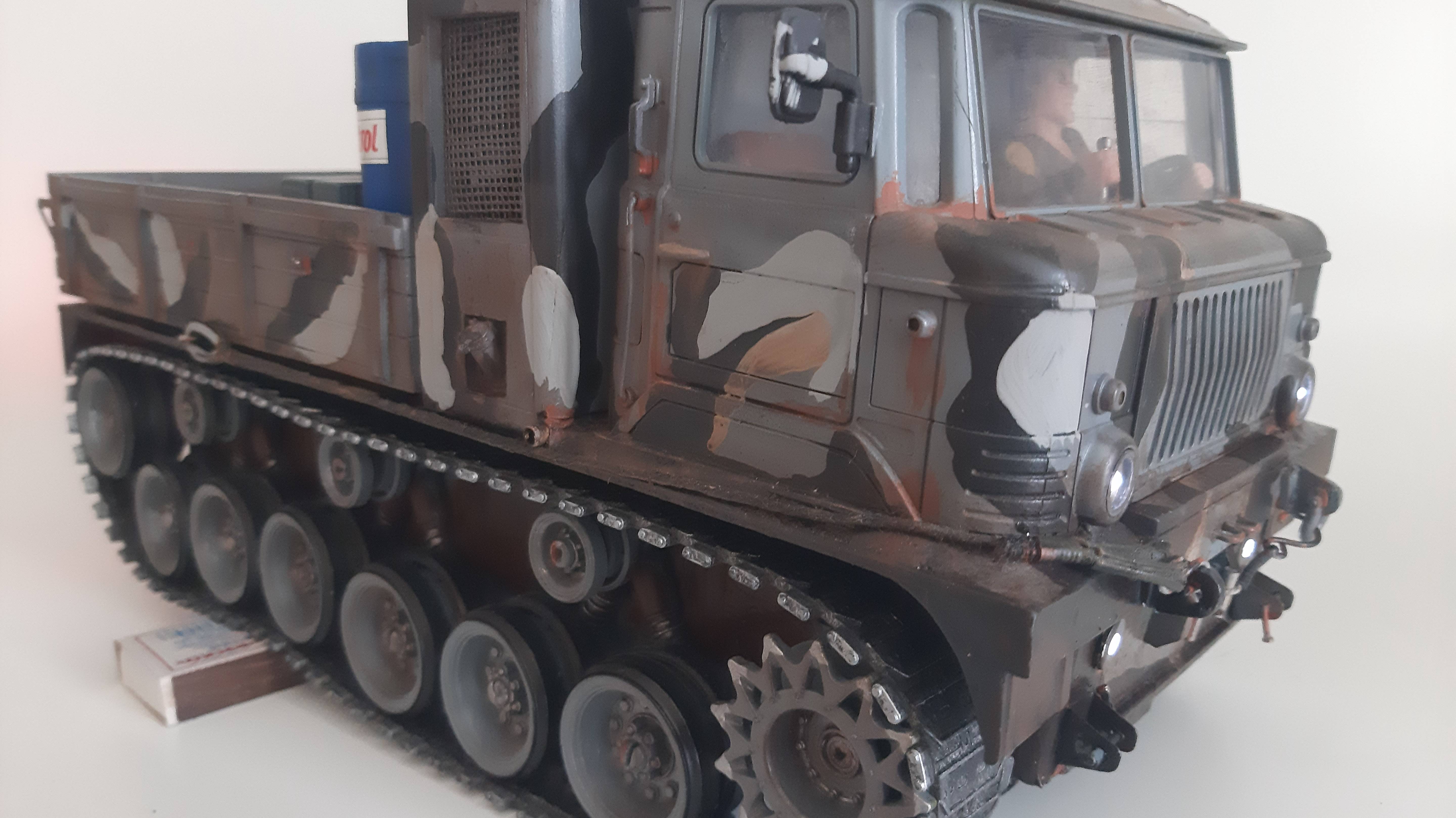 Гусеничный вездеход с элементами ГАЗ 66 1:16