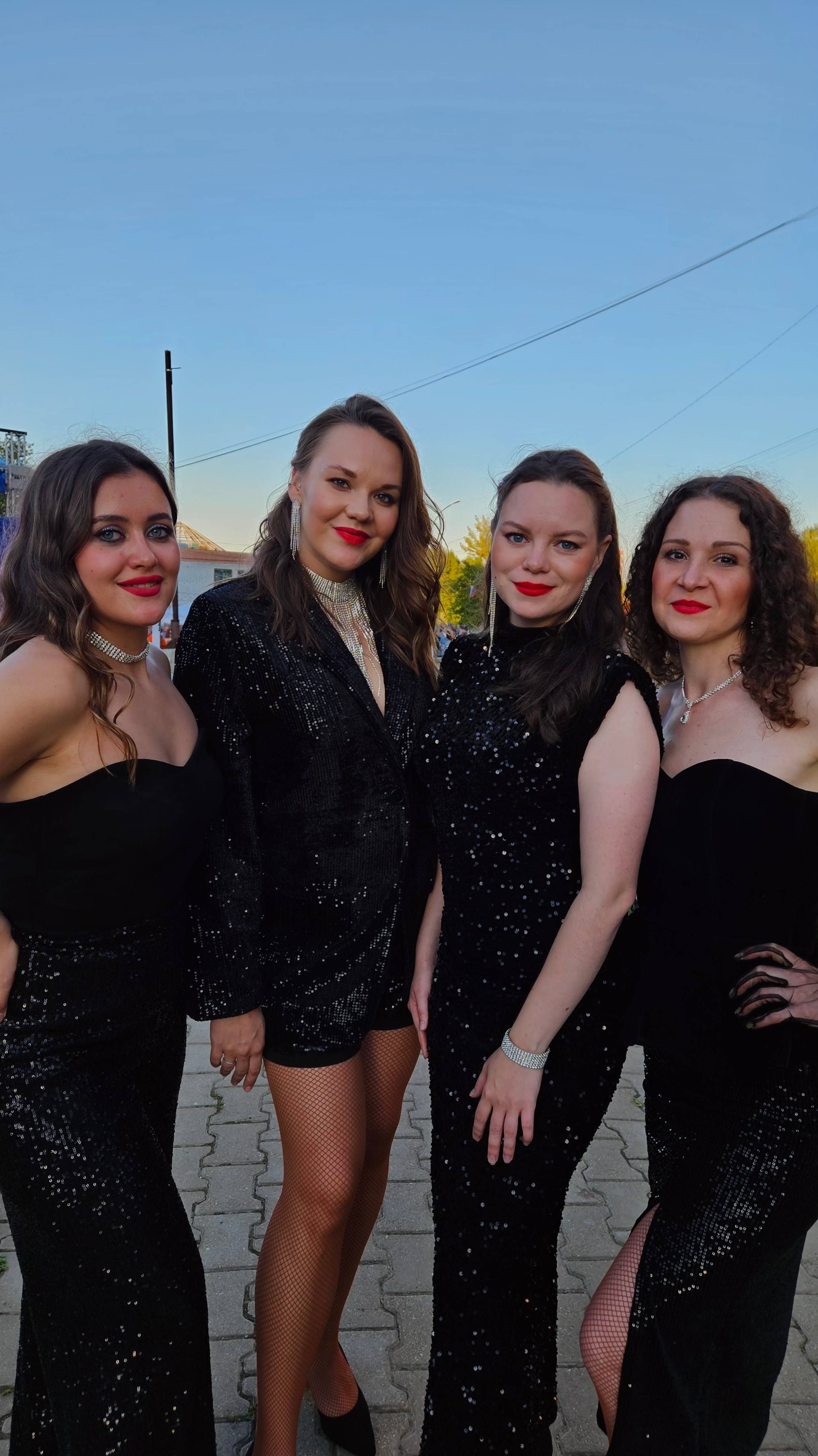 Там, где мы, там праздник  Пригласить группу ФЬЮЖН ➡️ +7 912 219 56 13 #кавергруппа #хит #праздник