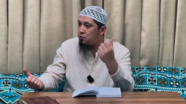 Шевелить палец в намазе или указывать. Разбор хадисов || Ильяс абу Ибрахим