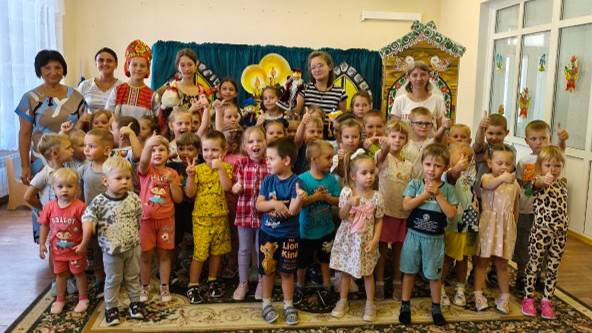 Кукольный спектакль «Царевна-Несмеяна» пгт. Новосветловка («Театр на колесах «Сказочный рейс»)