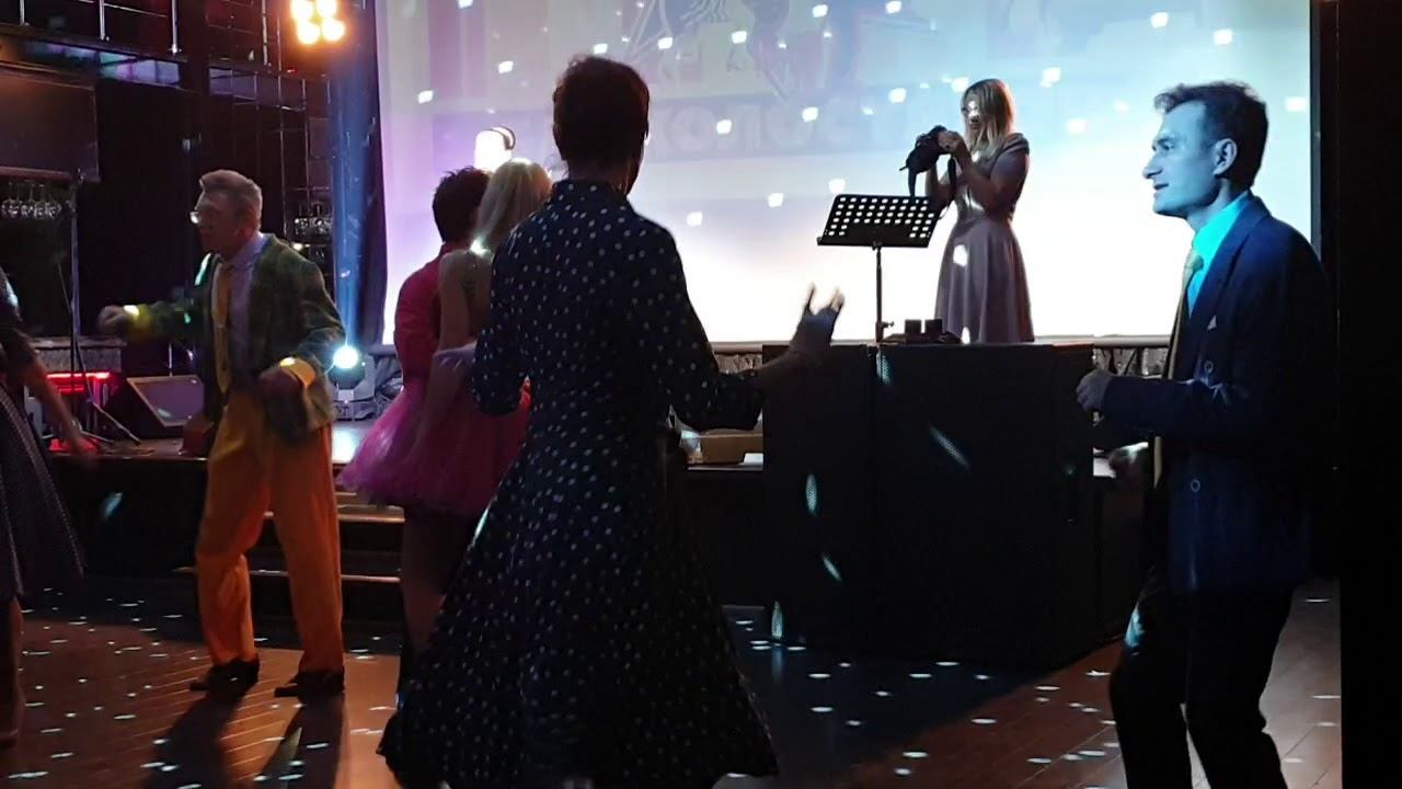 Премьера песни Артёма Кочаряна "Танцы-кувырканцы"