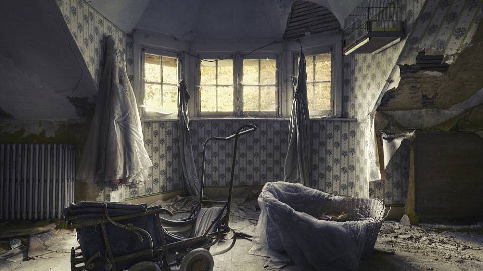 отчим "уронил " восьмимесячного ребёнка, в следствии чего наступила смерть. пока мать бухала.