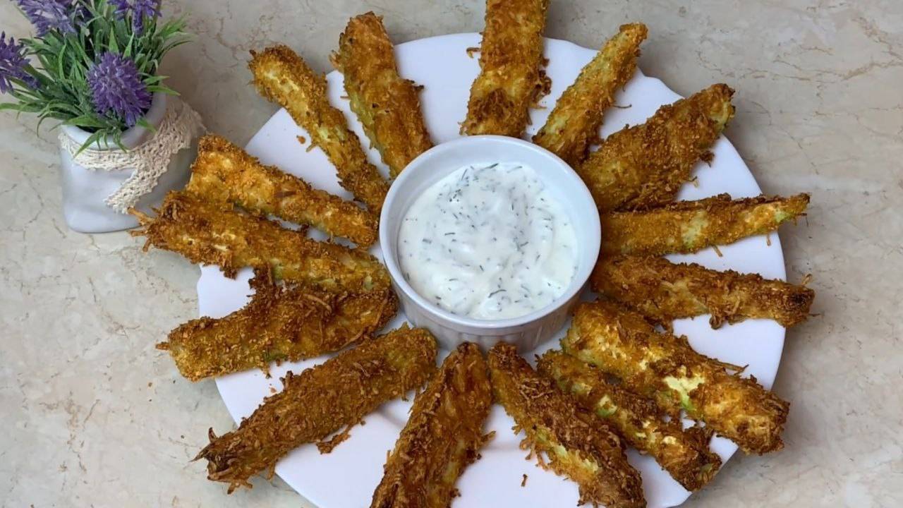 ХРУСТЯЩИЕ КАБАЧКОВЫЕ ПАЛОЧКИ! БЕЗ капли МАСЛА и ЖИРА! . Вкусно. Полезно.