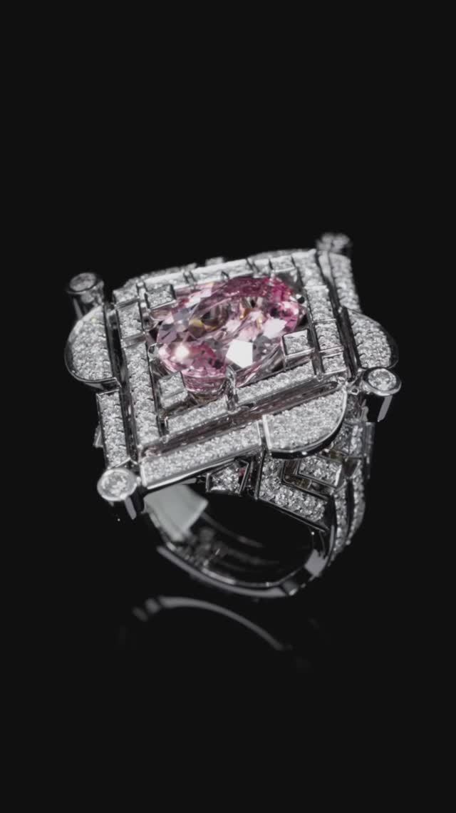 Кольцо с морганитом и бриллиантам