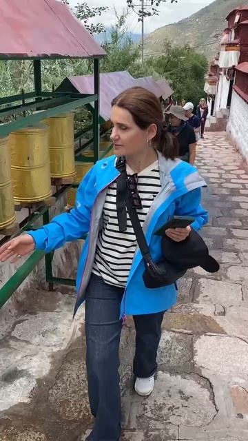 Тибетские молитвенные барабаны.