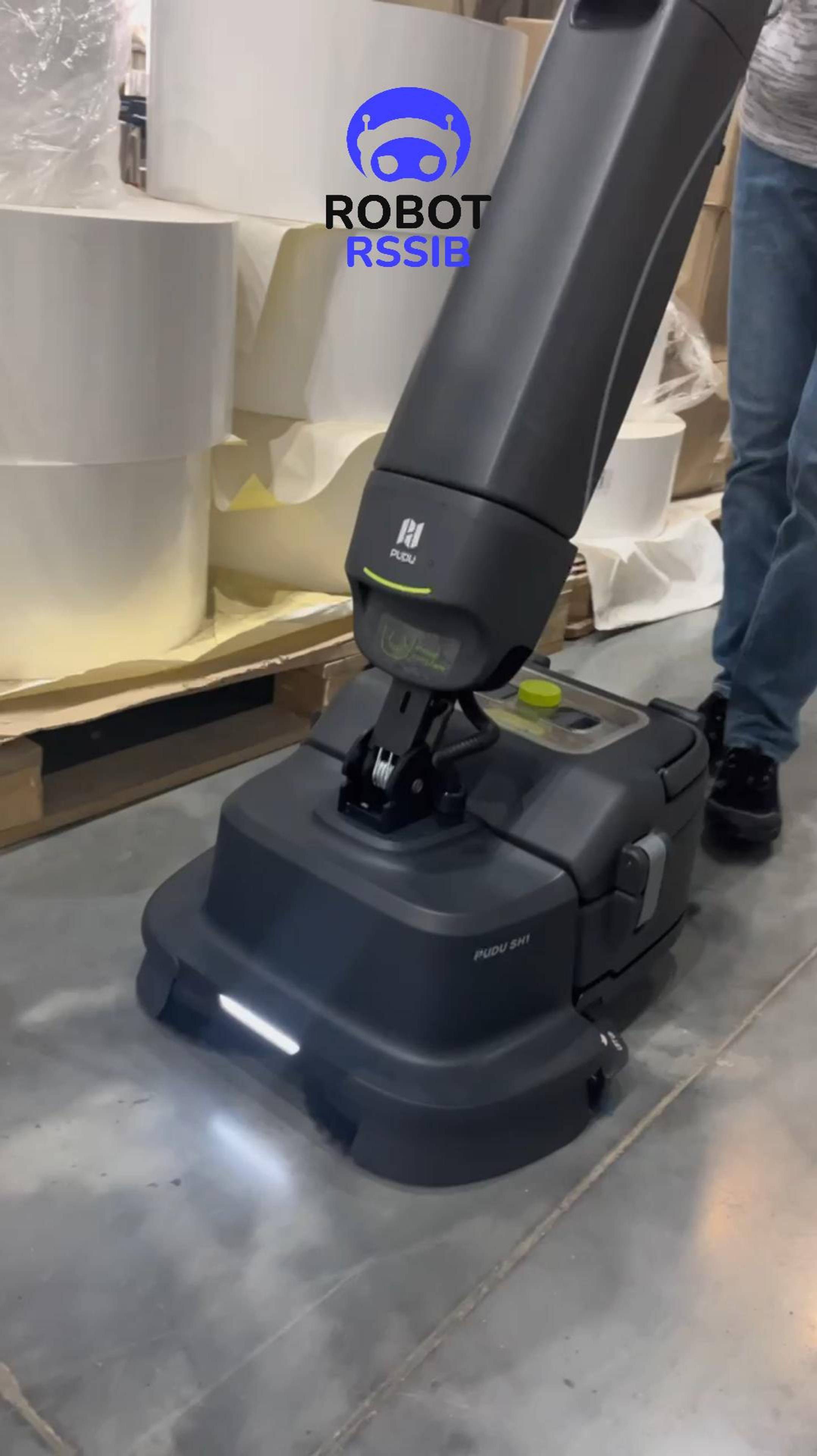 Вертикальная поломоечная машина Pudu SH1. Ритейл Сервис