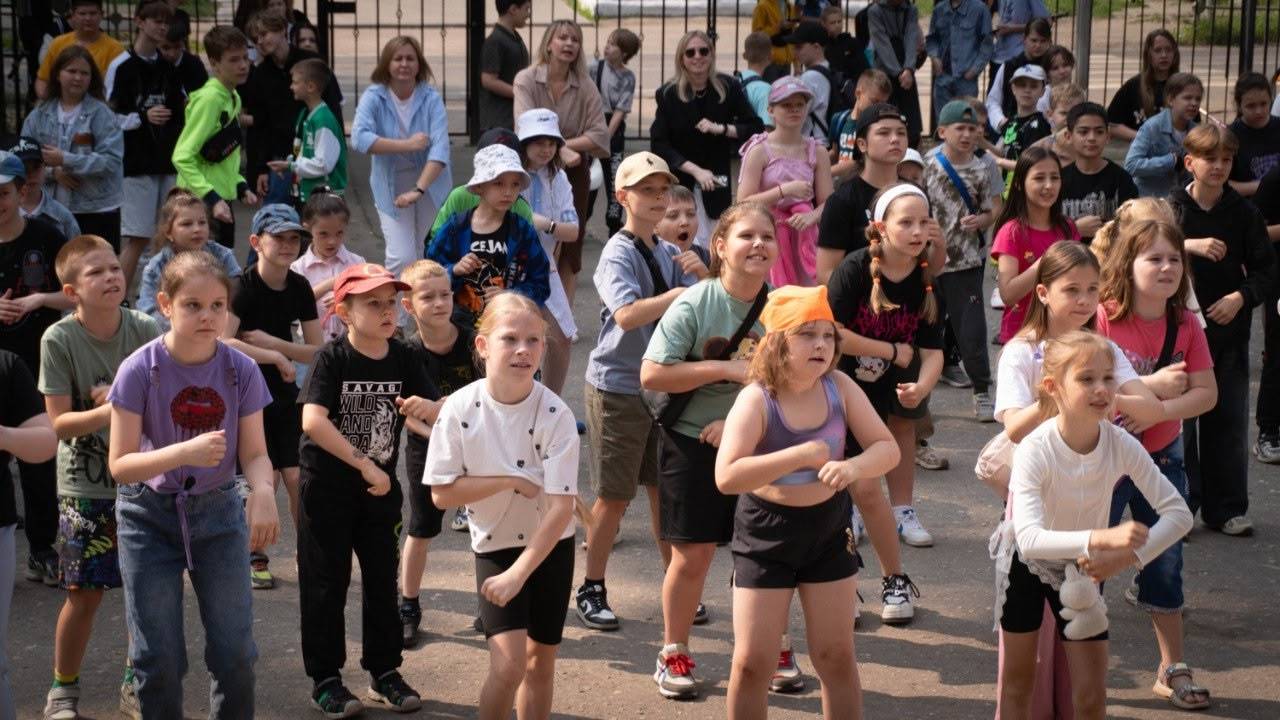 "Наш контент" танцует