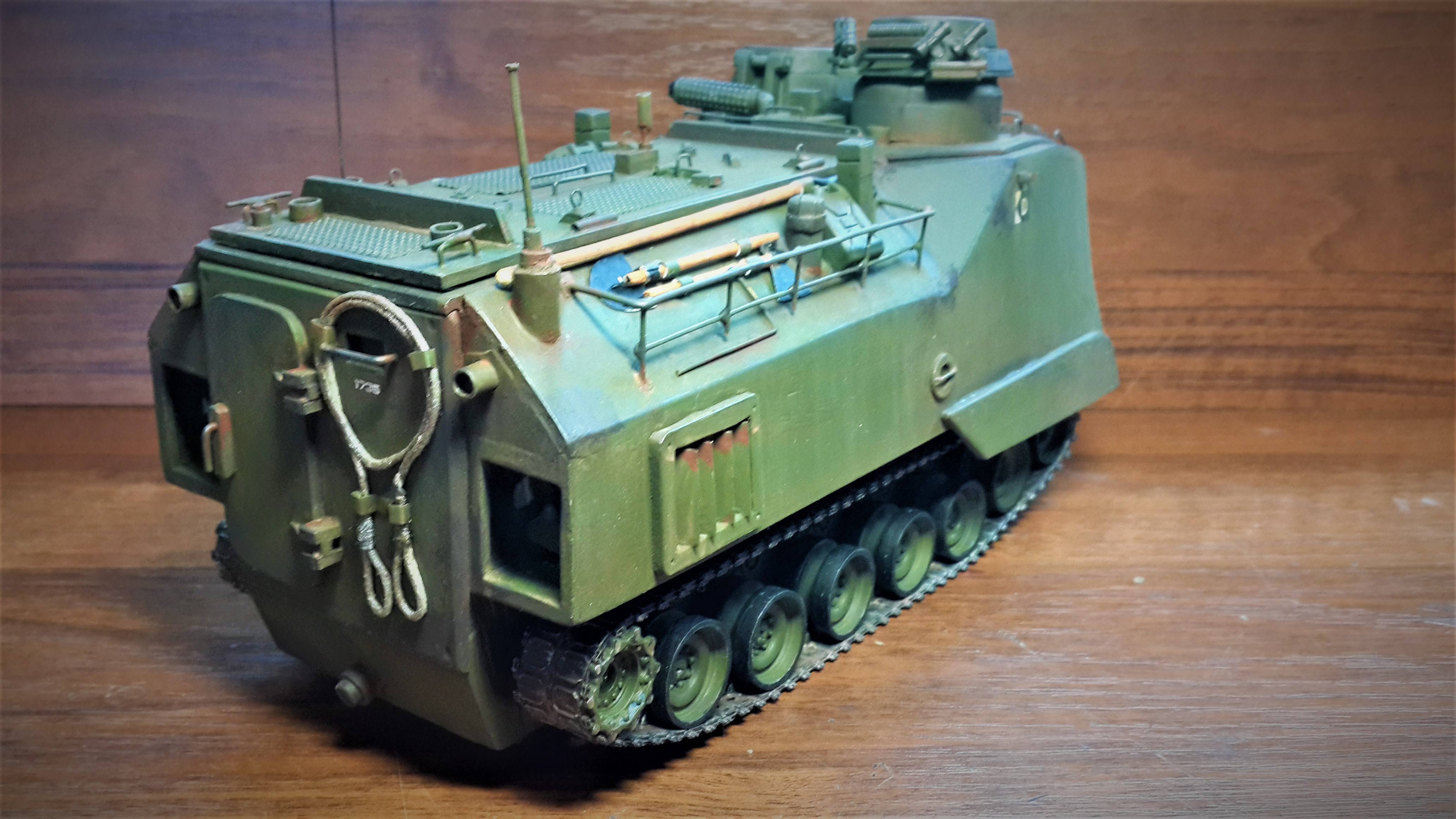 RC модель штурмовой амфибии LVTPC-7A1 1:35