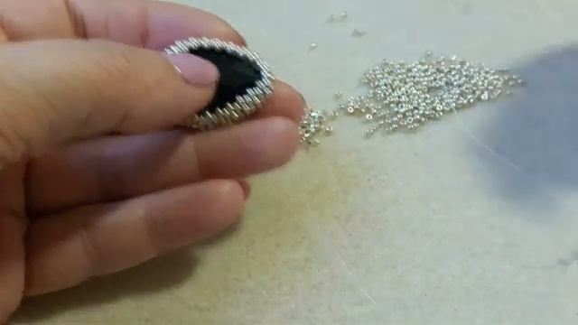 Брошь Бутон розы Оплетение риволи Часть 1  от Наталья Шурховецкая