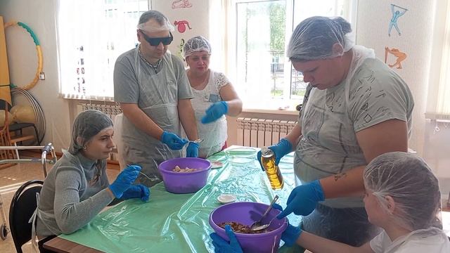 Проект «Шаг вперед». Занятие по трудотерапии. Приготовление гренок.