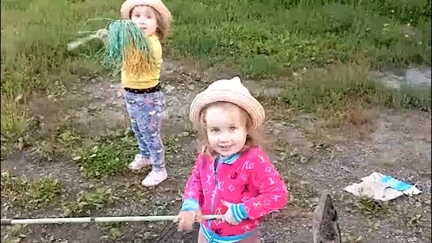 Близнецы в гаражах