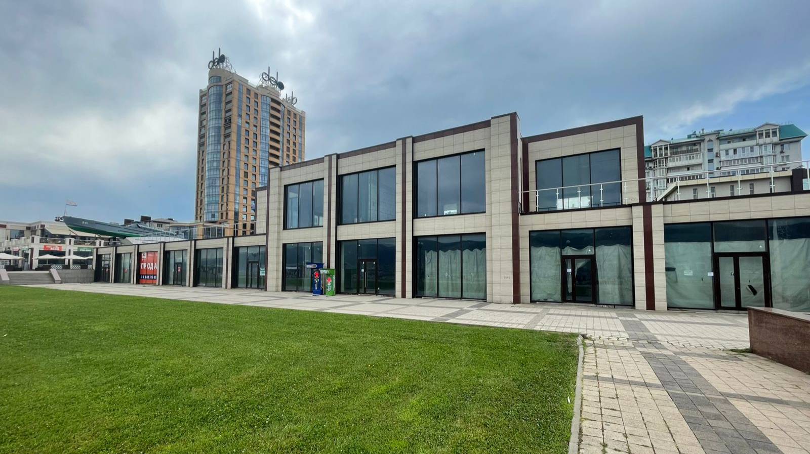 АРЕНДА/ СДАМ В АРЕНДУ ПОМЕЩЕНИЕ. г. Новороссийск. Набережная. Центр