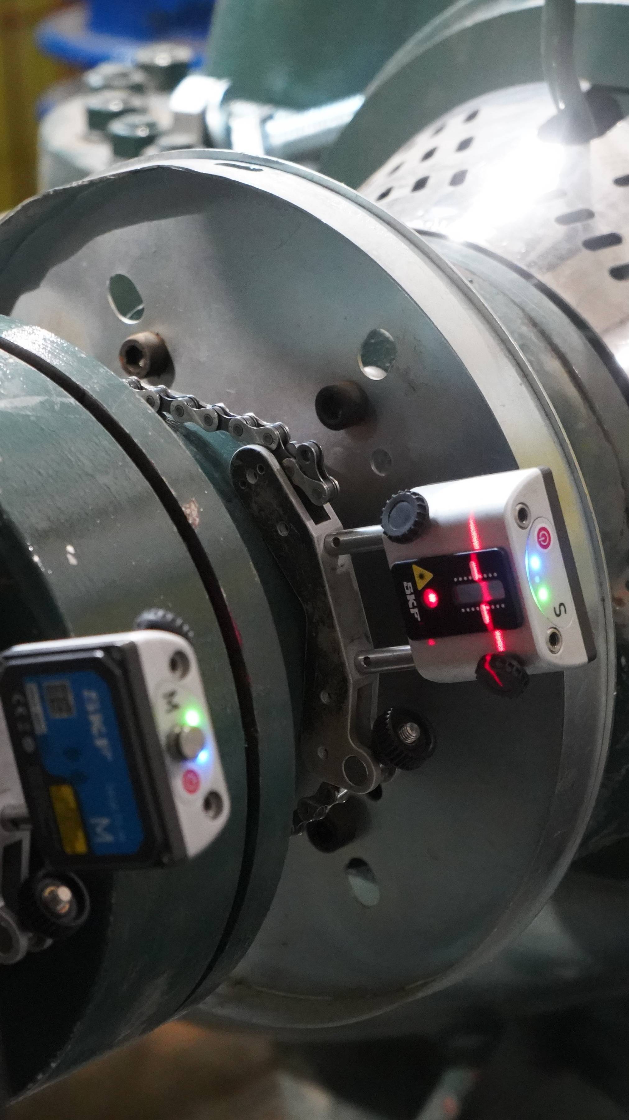 На самом крупном в Щёлкове водозаборном узле №5 выполняют юстировку новых насосов