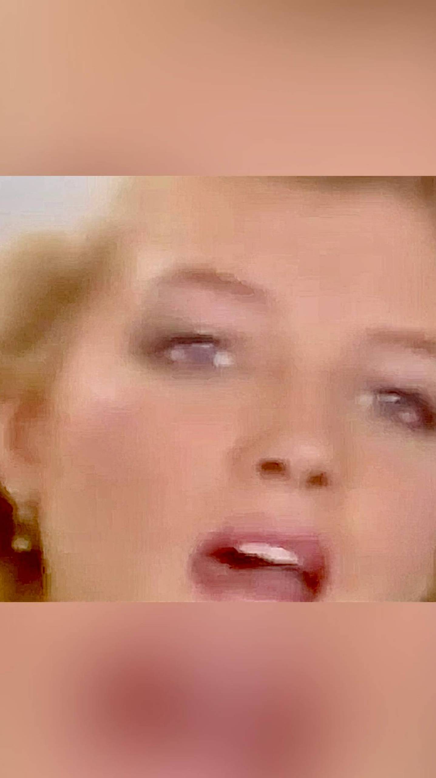 Знаете песню? А исполнительцу узнали? Хотите клип полностью?