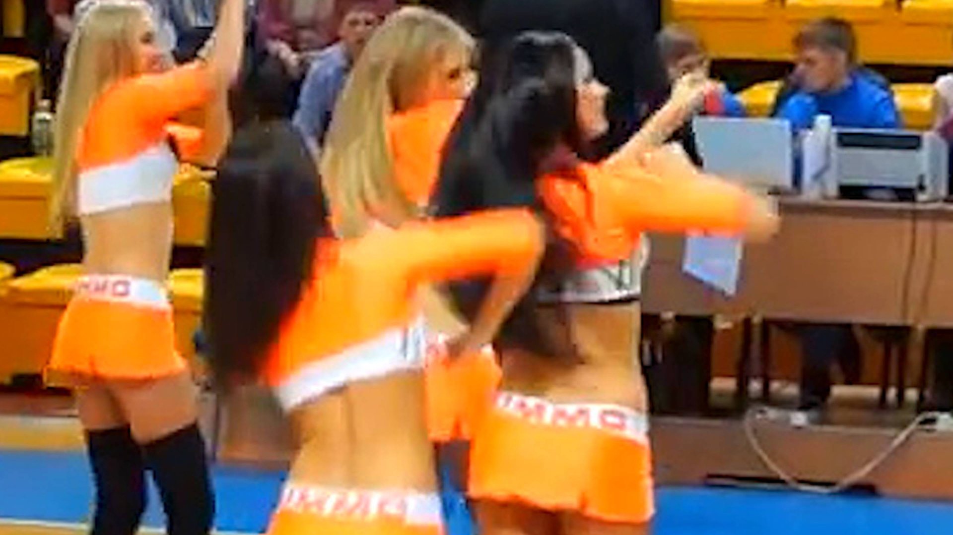 "Funny Foxes" Группа поддержки БК УГМК UMMC-Dinamo (Kursk),10.03.13