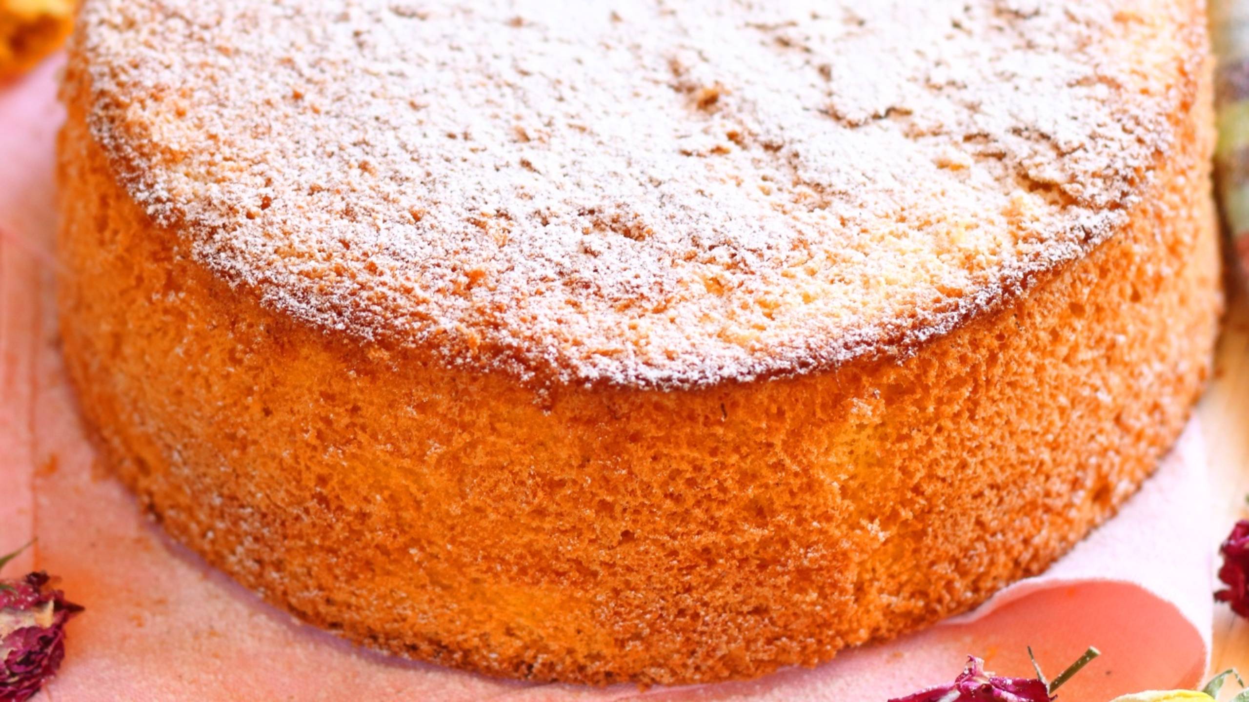 Кукурузный бисквит без пшеничной муки — лёгкий, воздушный, тает во рту!
