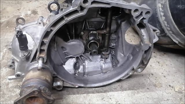 Собрал коробку с ваз 2114 на снегоболотоход из мотоколяски СЗД