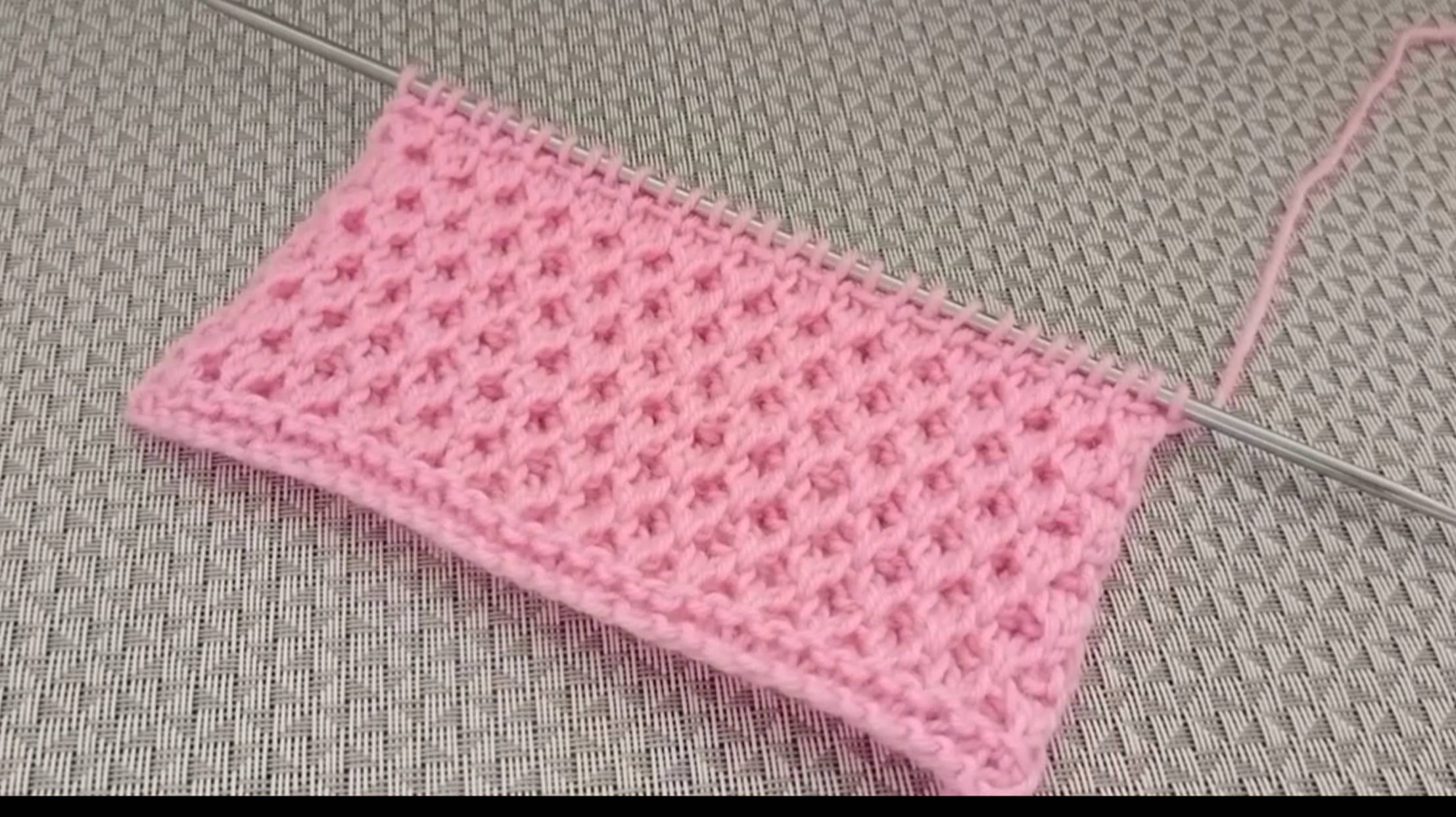 _Рельефные ромбики_ - узор спицами.