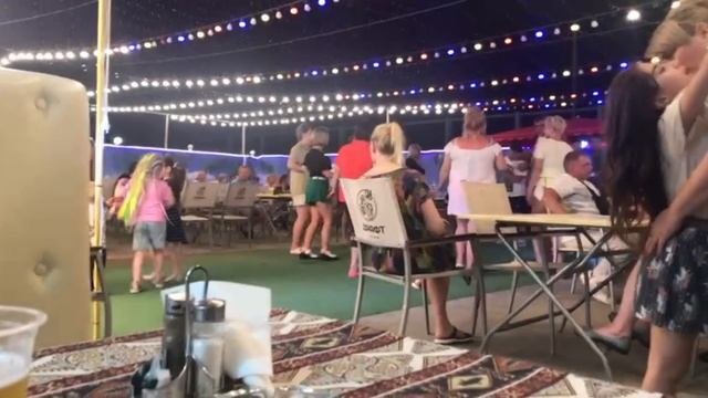 Сочи 2025. Посиделка в ночном кафе