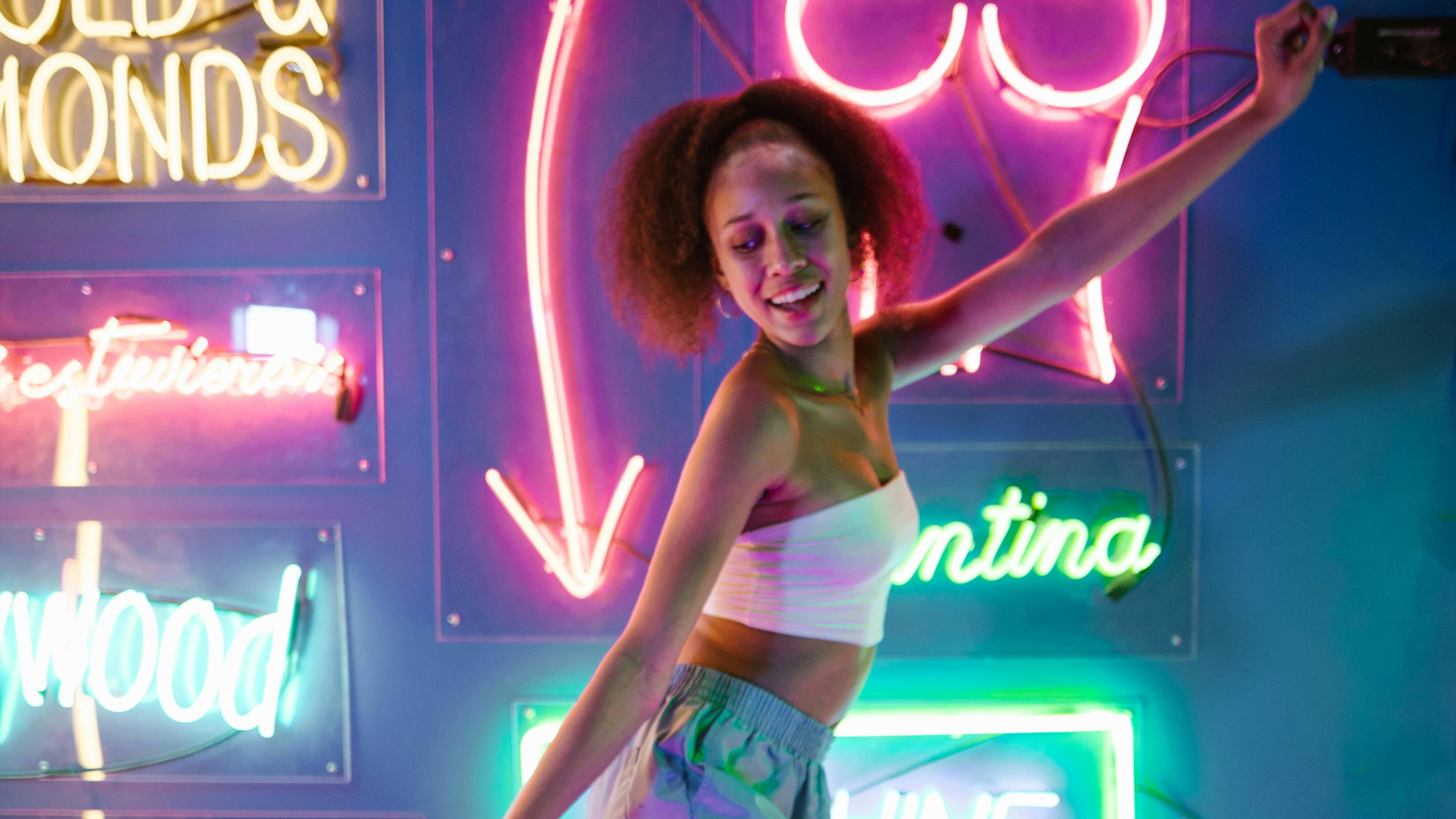 Martika ~ I Feel The Earth Move