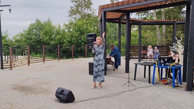 ⭐Песня "Где-то за морем", исполняет Людмила Злобина