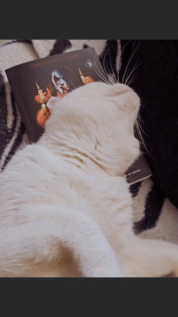 К сожалению мой обзор не пропустили. 🥲😒Но он будет в телеграме😏#книги #книжныйблог #обзоркниг #прочи