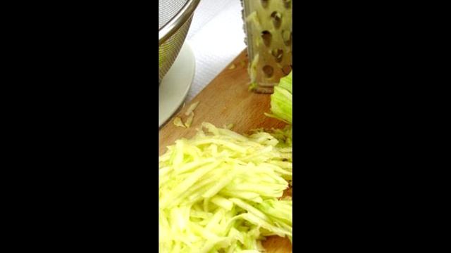 Оладьи из кабачков. Августовское лакомство! Просто тают во рту.