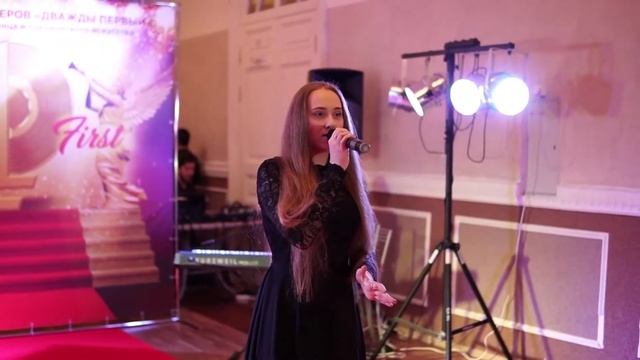 АННА ТАРАНУХА. Премия лидеров "ДВАЖДЫ ПЕРВЫЙ". Красная дорожка.