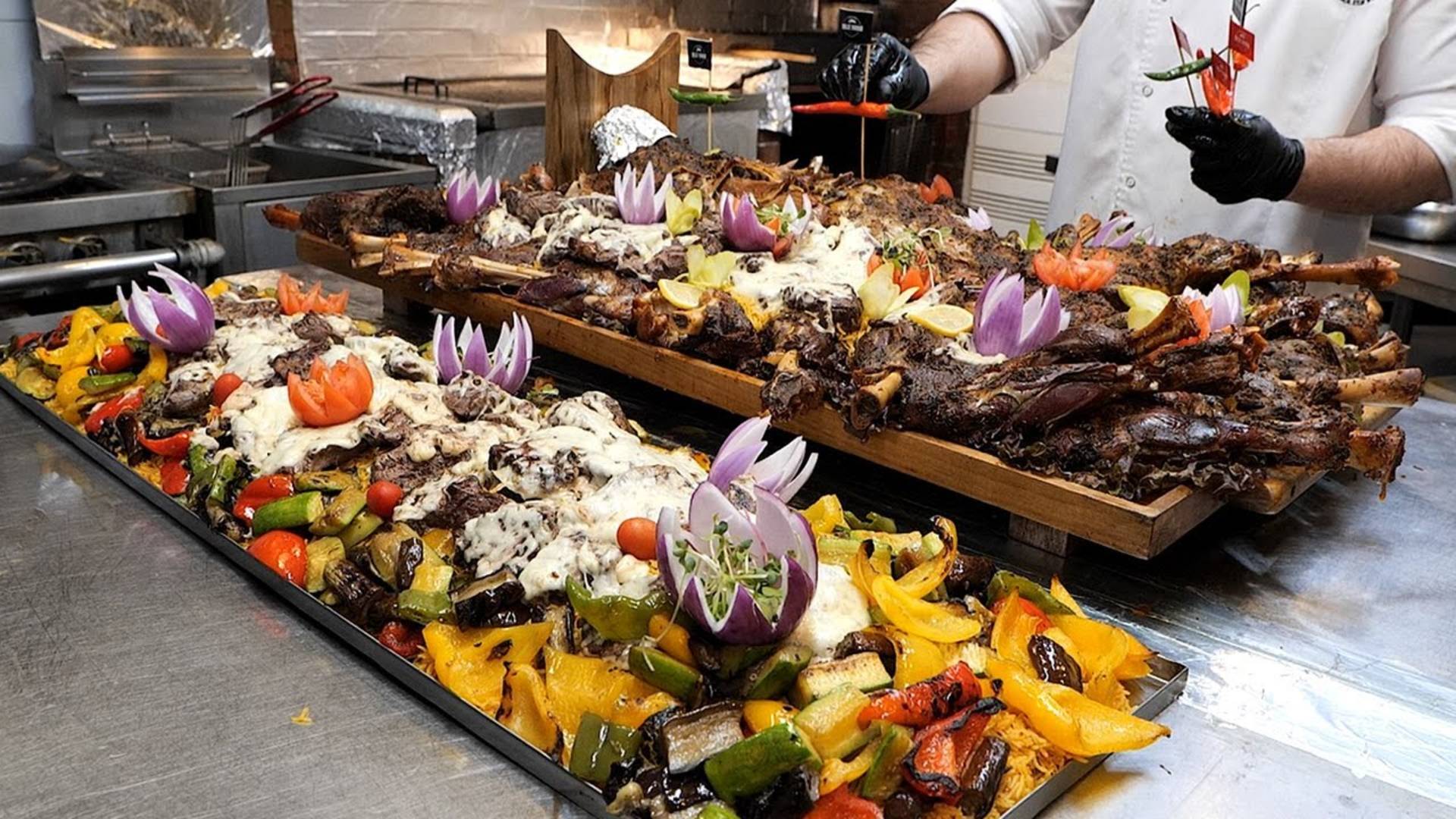 Удивительно большой размер! Приготовление 50 кусков мяса для барбекю