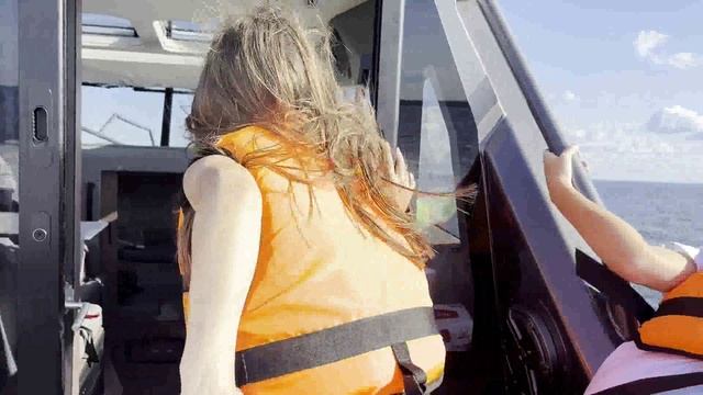 летящие по волнам