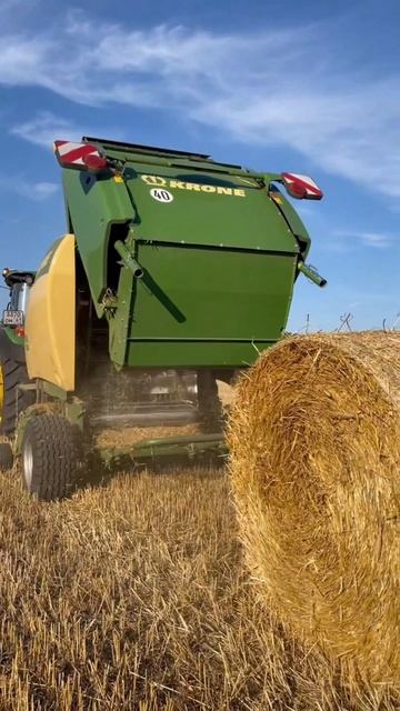 Пресс-подборщик Krone Comprima - 1 рулон в минуту