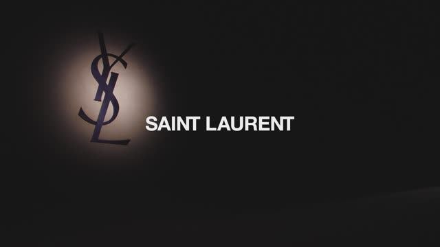 Показ женской коллекции Saint Laurent осень-зима 2020-2021