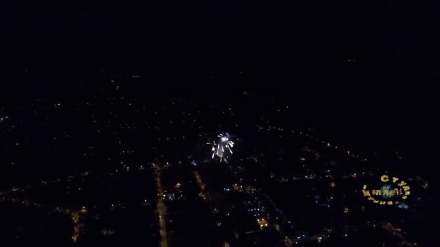 Отрадная. Вид с высоты птичьего полета ночью( №4). Салют вид сверху.