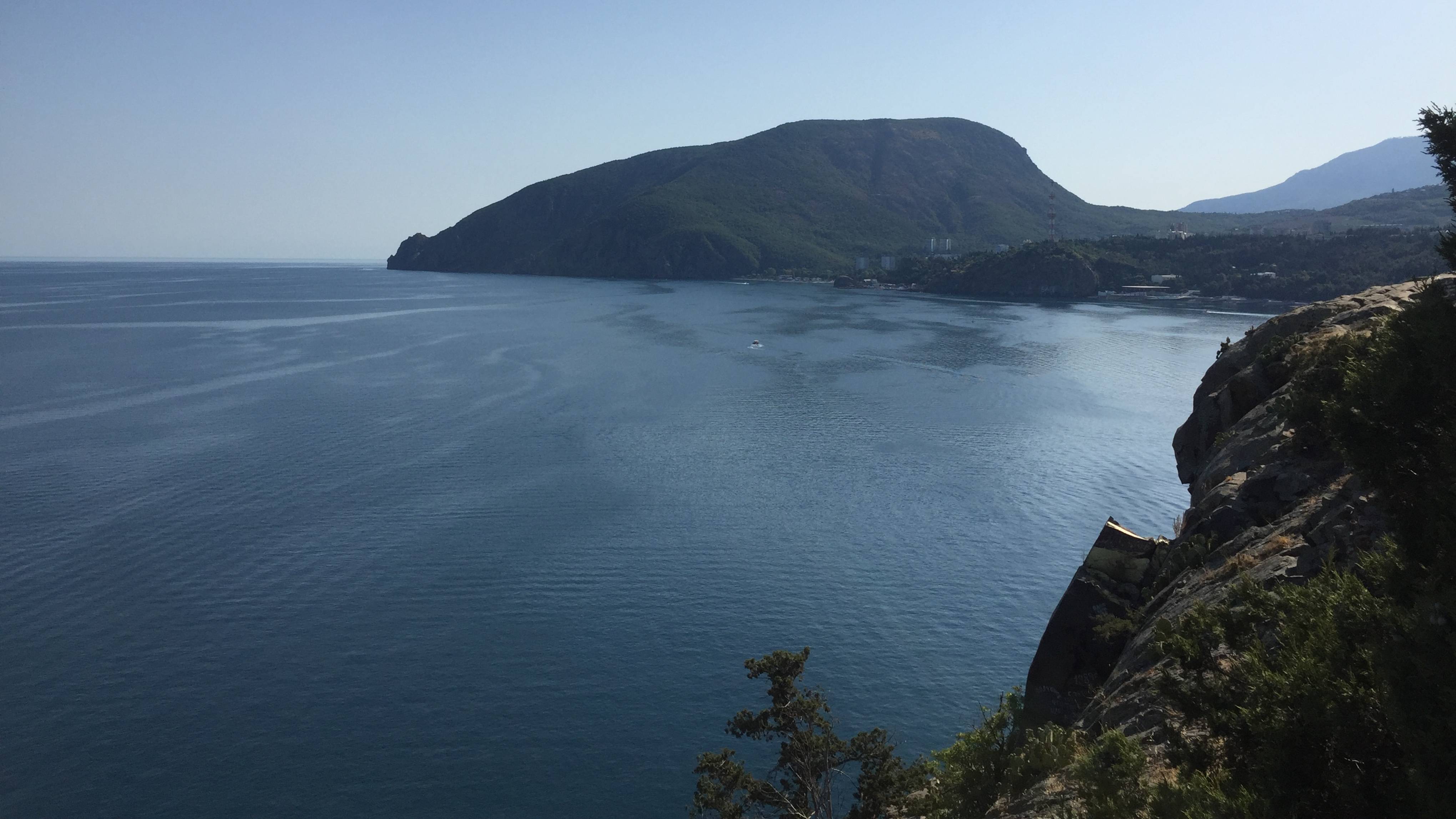 Утес. Санаторий Утес. Церковь . Гора Аю-Даг--медведь-гора. Мыс Плака.