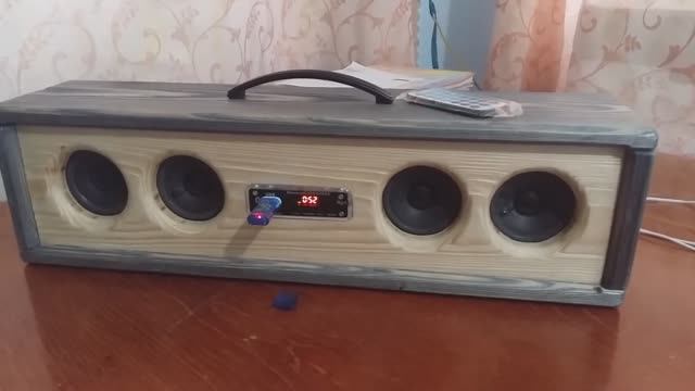Собрал блютуз бумбокс  колонку своими руками, с FM радио на усилителе PAM8610.