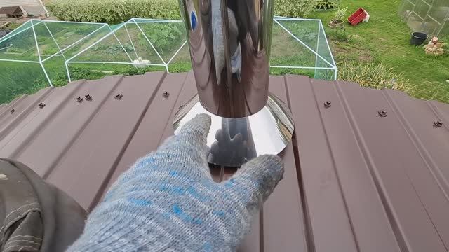 Установил дымоход на печь под казан в модульном барбекю комплексе.