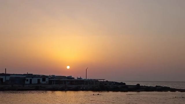 Крым. Черноморское. Закат