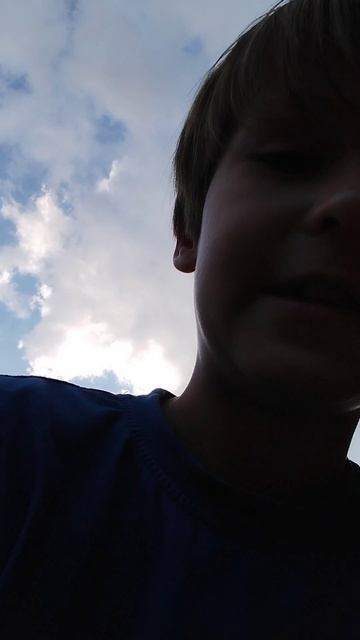 Я проследил за Артёмом но в итоге он меня спалил.mp4